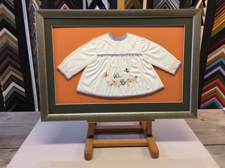 T-shirt voetbalshirt trouwjurk doopjurk inlijsten Atelier Pantazi ...